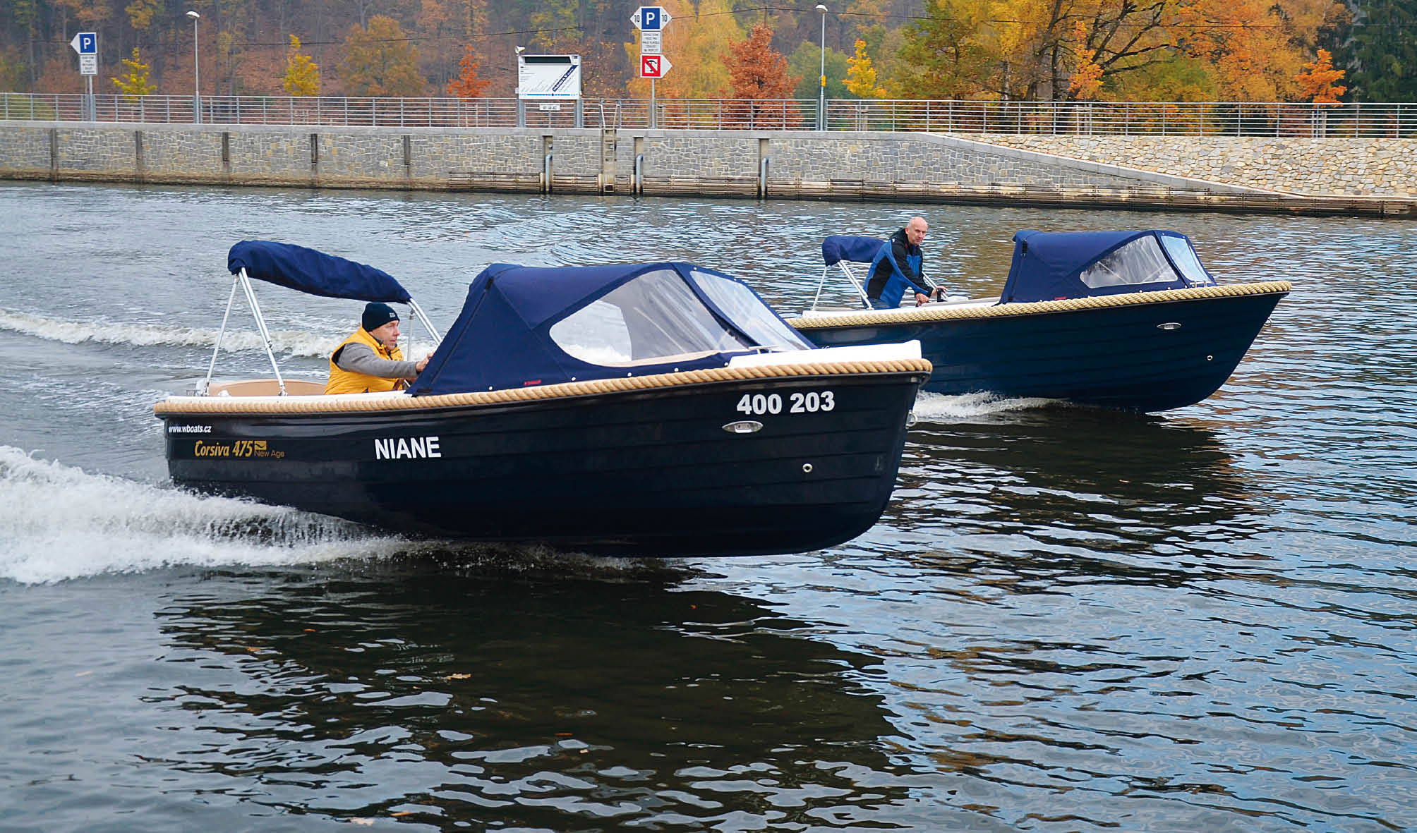 SROVNÁNÍ SOUROZENCŮ | Corsiva 475 New Age a 520 Classic - Wavy boats s.r.o.