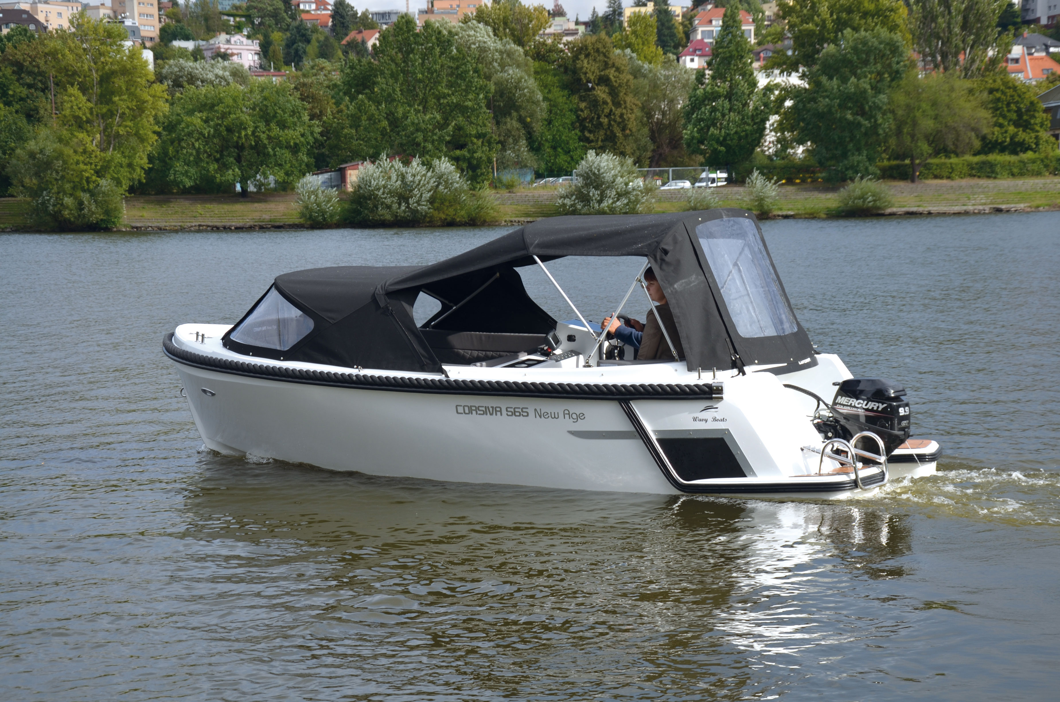 CORSIVA 565 NEW AGE | Novinka ve stáji polské loděnice - Wavy boats s.r.o.